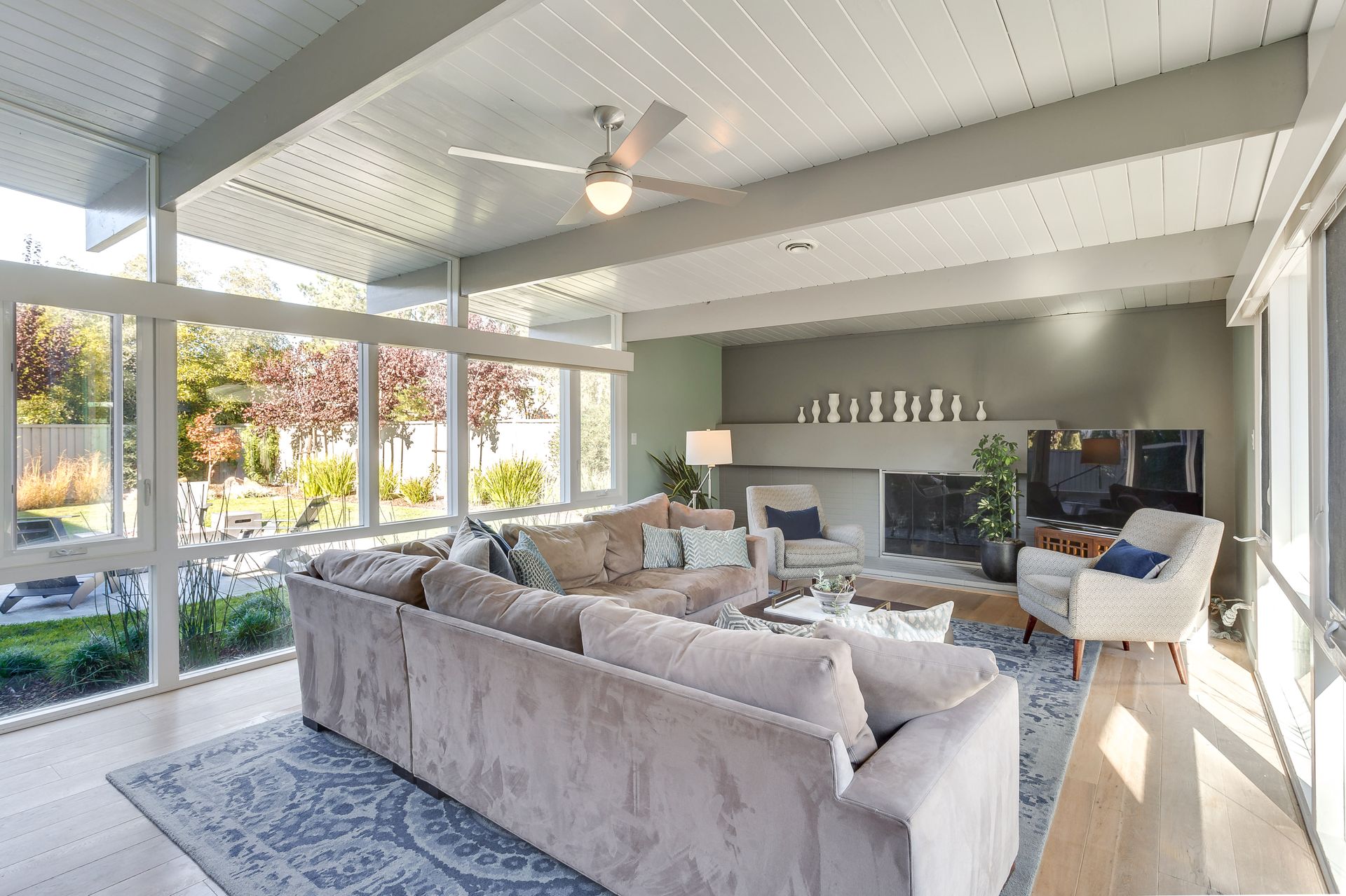 Sunset Terrace | WALKINTOUR